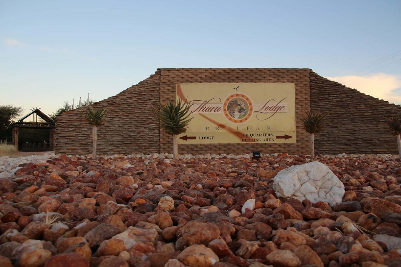 Thuru Game Lodge Luxury Safari - Thuru Safaris