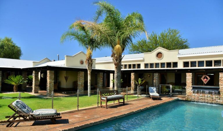 Thuru Game Lodge Luxury Safari - Thuru Safaris